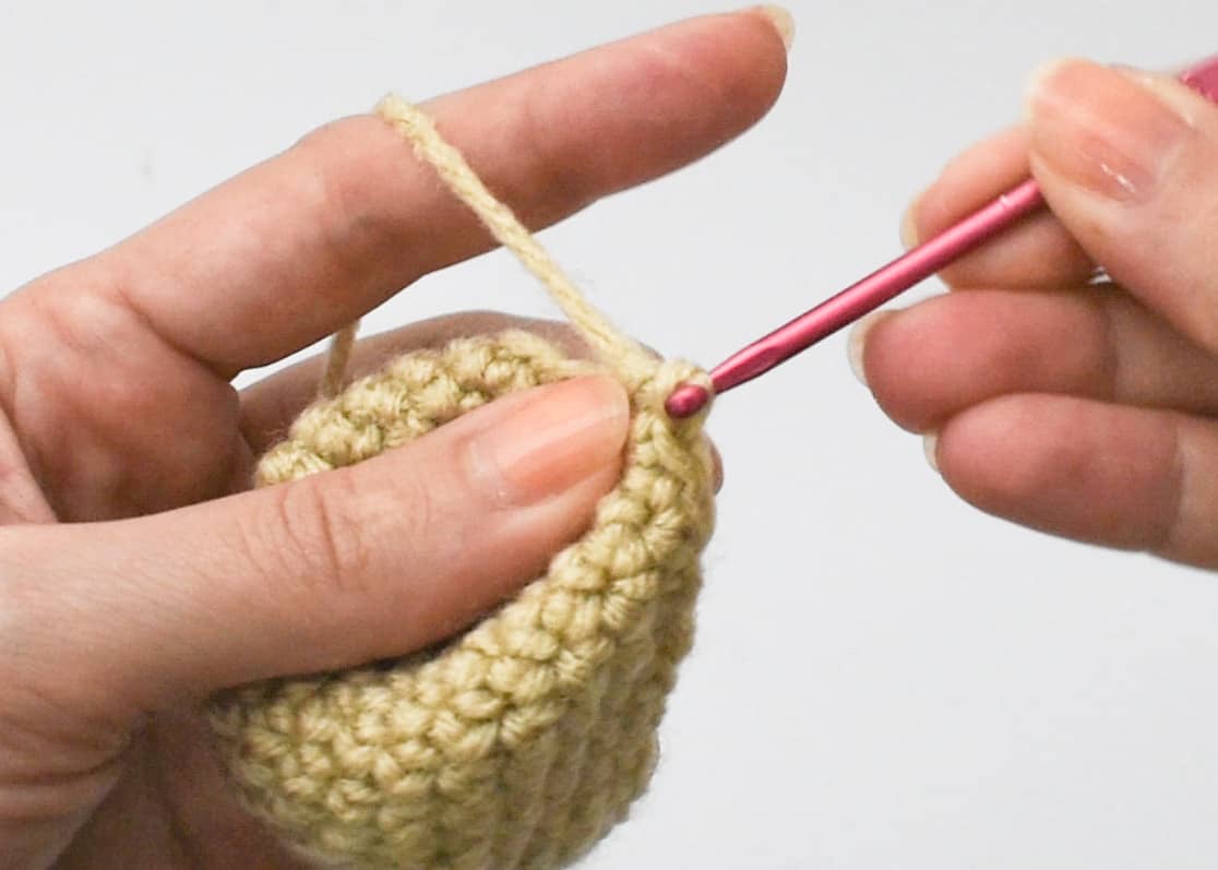 How to invisible decrease in Amigurumi ⋆ The Nomad Knot